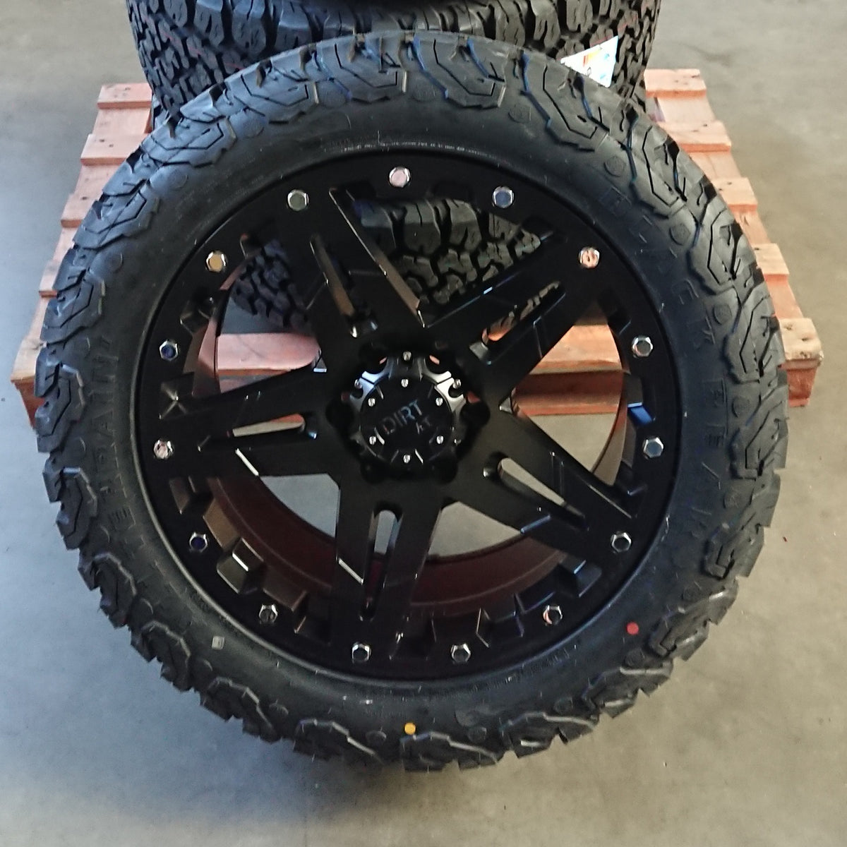 4x rims Dirt D66 9x20 ET25 5x120 + 4x tires Black Bear AT2 285/50/20 ...